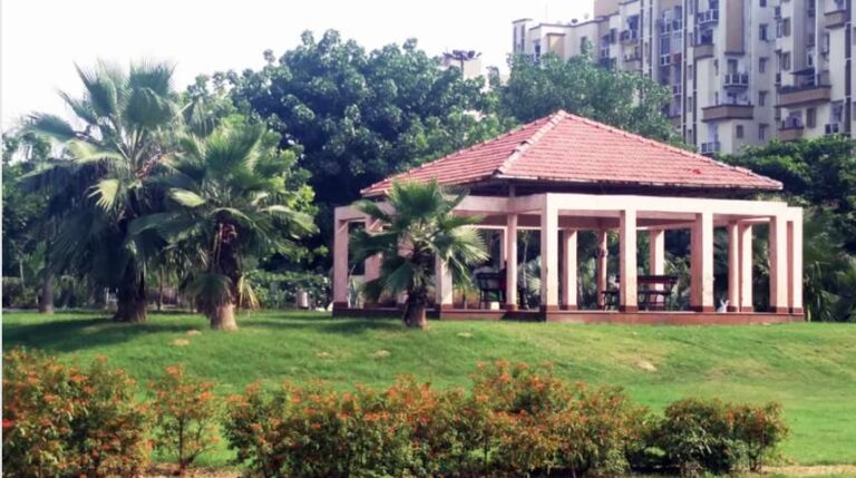Top 10 Noida Famous Park Perfect For Morning Walks, Family Picnics ...