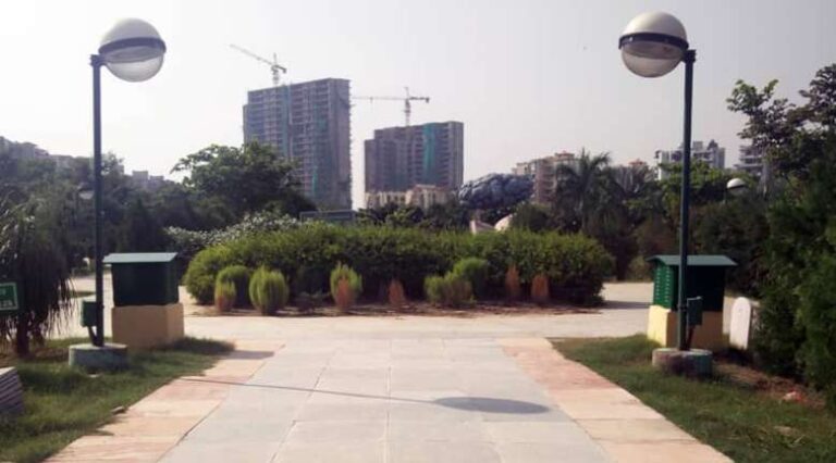 Top 10 Noida Famous Park Perfect For Morning Walks, Family Picnics ...